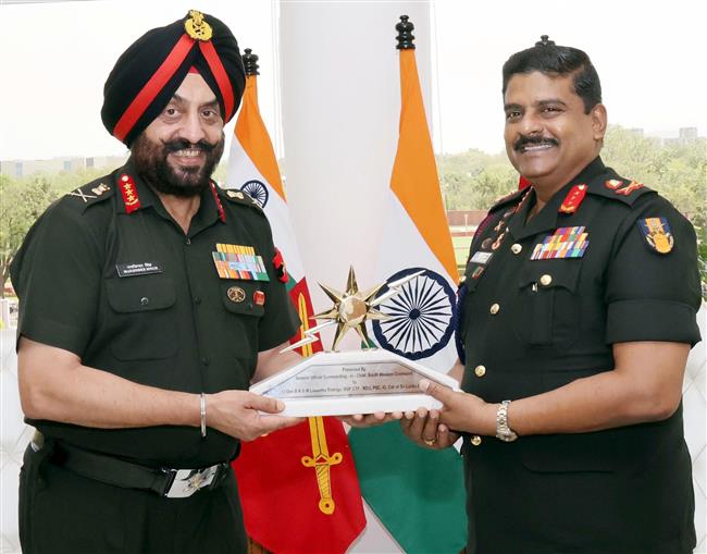 SRI LANKA ARMY COMMANDER VISITS JAIPUR, INTERACTED WITH ARMY COMMANDER ...