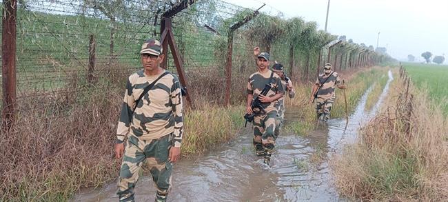 BSF COMES TO THE RESCUE AS FLOOD WATERS ENGULF BORDER BELT OF FEROZEPUR