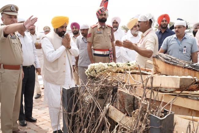 CM PARTICIPATES IN LAST RITES OF FORMER CM PARKASH SINGH BADAL